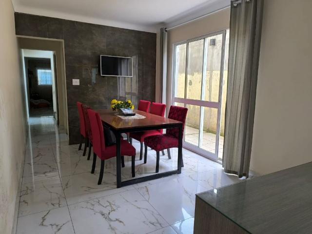 Casa para Venda/Aluguel com 3 quartos, 230 m² por R$ 800.000