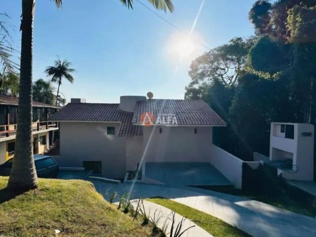 Casa para Venda/Aluguel com 3 quartos, 245 m² por R$ 780.000