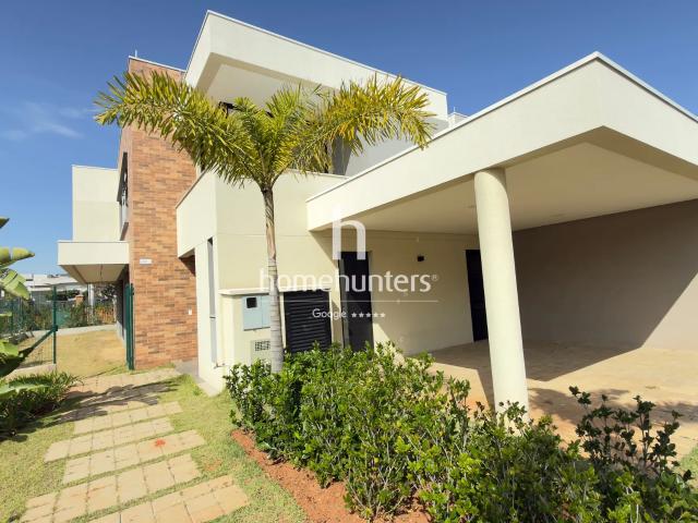 Casa para Venda/Aluguel com 3 quartos, 242 m² por R$ 2.680.000