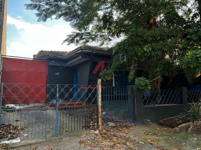 Casa para Venda/Aluguel com 3 quartos, 250 m² por R$ 1.900.000