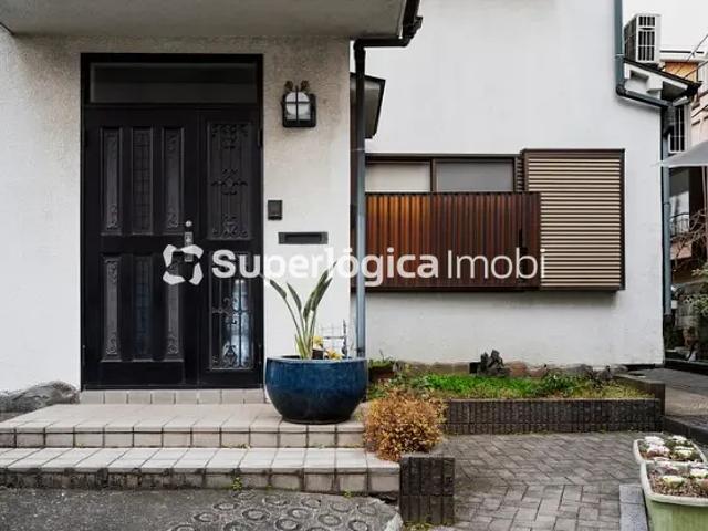 Casa para Venda/Aluguel com 3 quartos, 250 m² por R$ 1.050.000