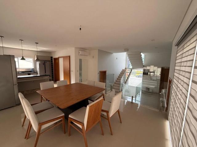 Casa para Venda/Aluguel com 3 quartos, 250 m² por R$ 2.500.000