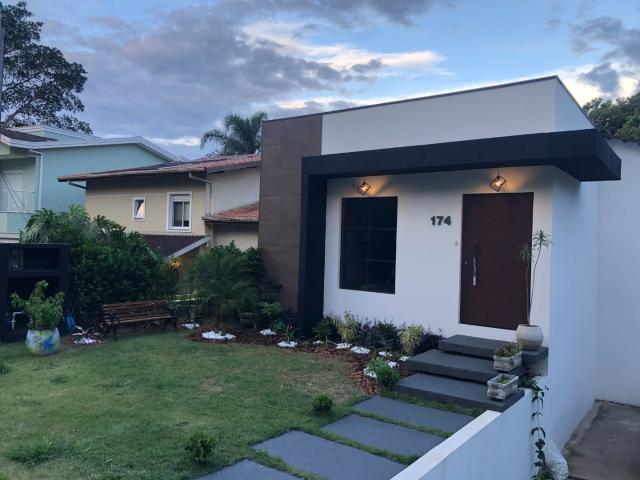 Casa para Venda/Aluguel com 3 quartos, 250 m² por R$ 2.000.000