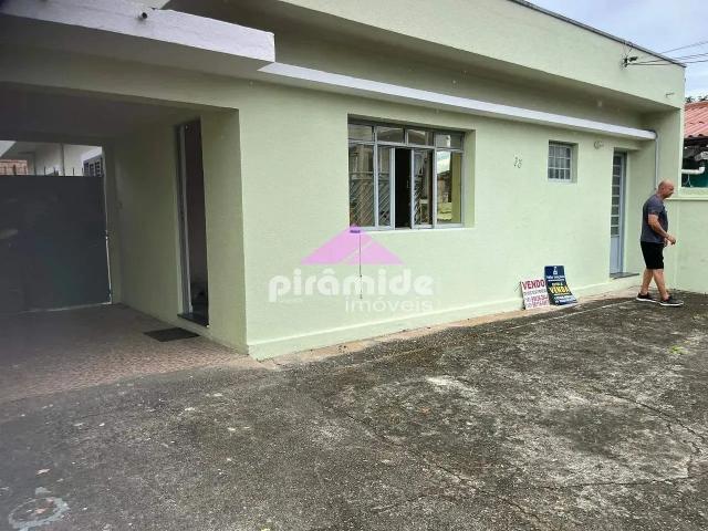 Casa para Venda/Aluguel com 3 quartos, 250 m² por R$ 690.000