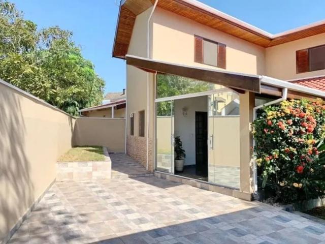 Casa para Venda/Aluguel com 3 quartos, 260 m² por R$ 1.900.000