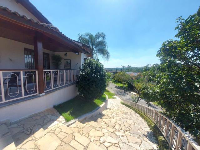 Casa para Venda/Aluguel com 3 quartos, 262 m² por R$ 1.900.000