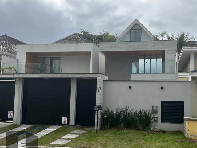 Casa para Venda/Aluguel com 3 quartos, 284 m² por R$ 3.320.000