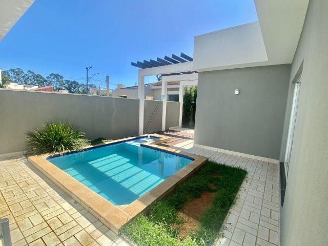 Casa para Venda/Aluguel com 3 quartos, 280 m² por R$ 1.600.000