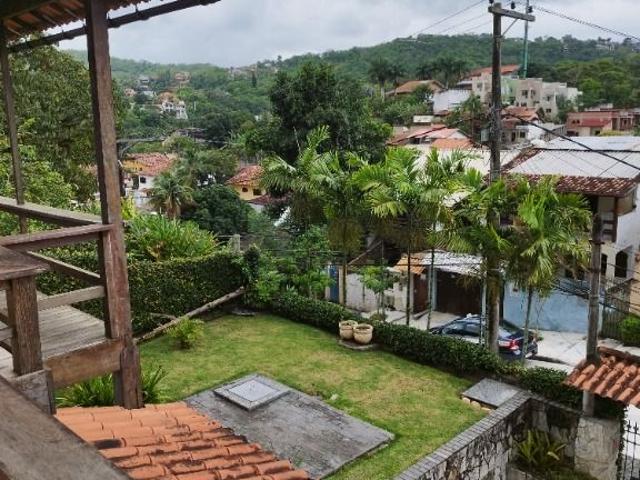 Casa para Venda/Aluguel com 3 quartos, 280 m² por R$ 1.200.000