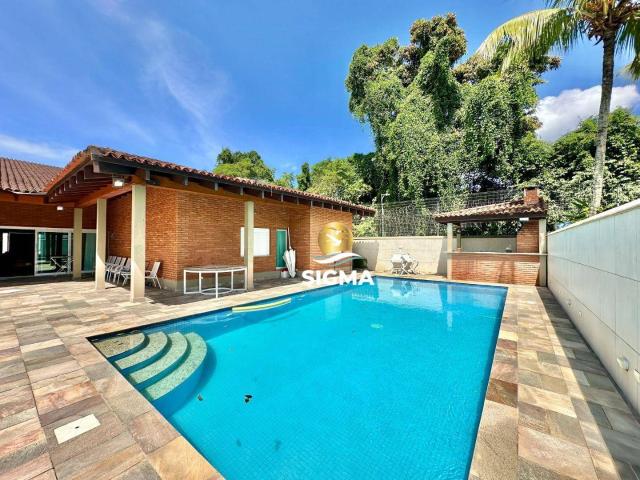 Casa para Venda/Aluguel com 3 quartos, 304 m² por R$ 2.200.000