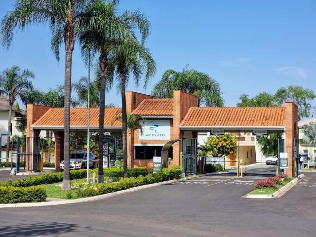 Casa para Venda/Aluguel com 3 quartos, 308 m² por R$ 1.490.200