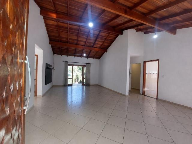 Casa para Venda/Aluguel com 3 quartos, 300 m² por R$ 1.400.000