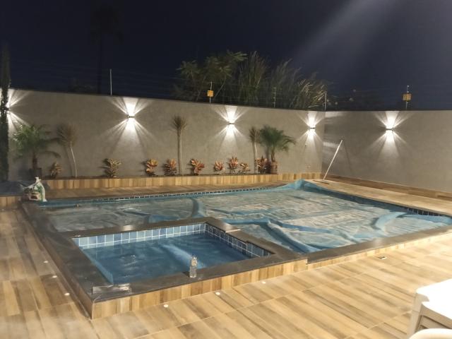 Casa para Venda/Aluguel com 3 quartos, 300 m² por R$ 1.190.000