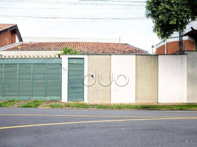 Casa para Venda/Aluguel com 3 quartos, 303 m² por R$ 1.300.000