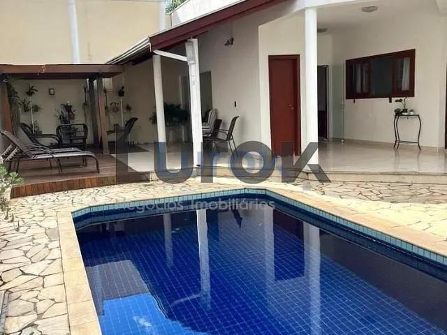Casa para Venda/Aluguel com 3 quartos, 311 m² por R$ 2.200.000
