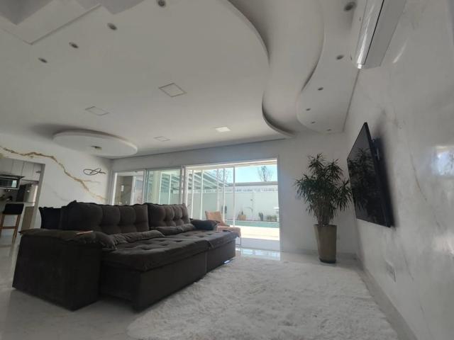 Casa para Venda/Aluguel com 3 quartos, 325 m² por R$ 3.000.000