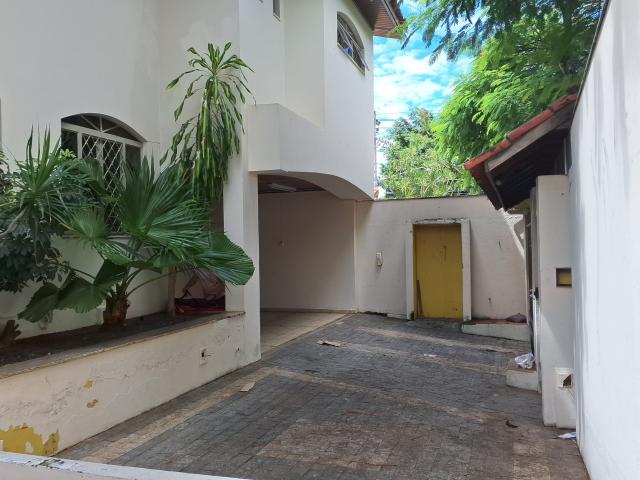 Casa para Venda/Aluguel com 3 quartos, 320 m² por R$ 1.350.000