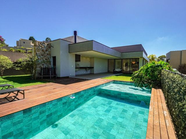 Casa para Venda/Aluguel com 3 quartos, 332 m² por R$ 3.490.000