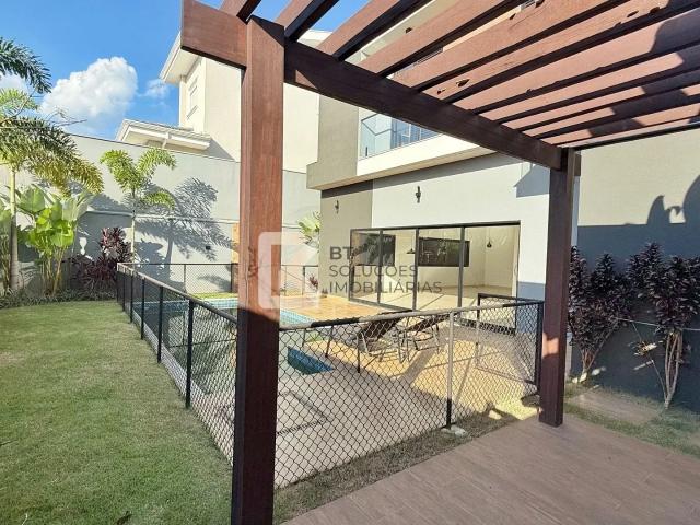 Casa para Venda/Aluguel com 3 quartos, 346 m² por R$ 3.244.600