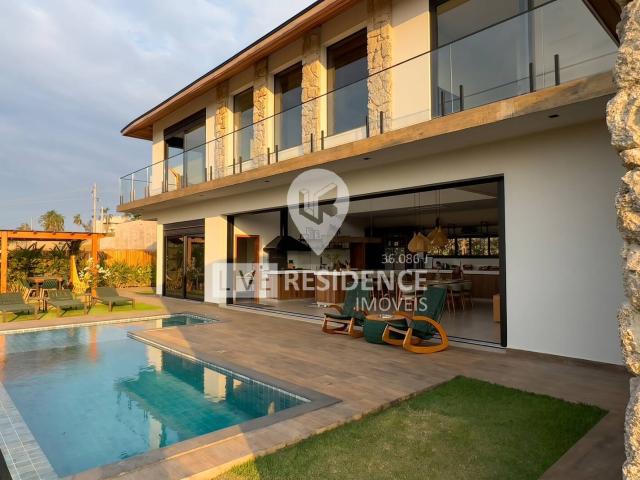 Casa para Venda/Aluguel com 3 quartos, 370 m² por R$ 3.600.000