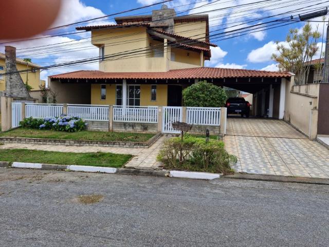 Casa para Venda/Aluguel com 3 quartos, 410 m² por R$ 1.500.000