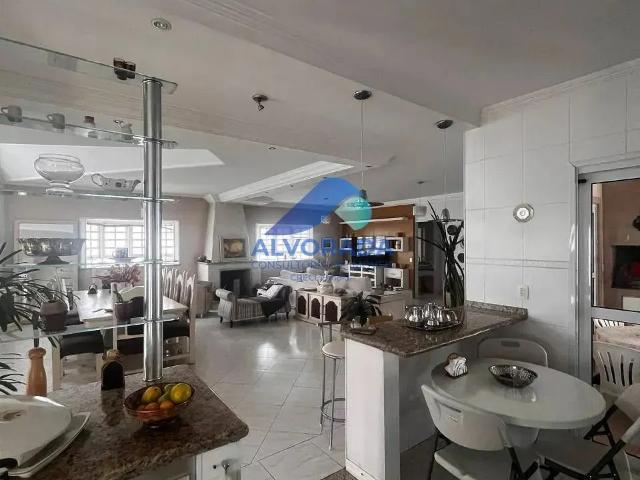Casa para Venda/Aluguel com 3 quartos, 460 m² por R$ 3.200.000