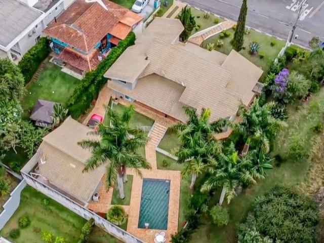 Casa para Venda/Aluguel com 3 quartos, 511 m² por R$ 1.800.000