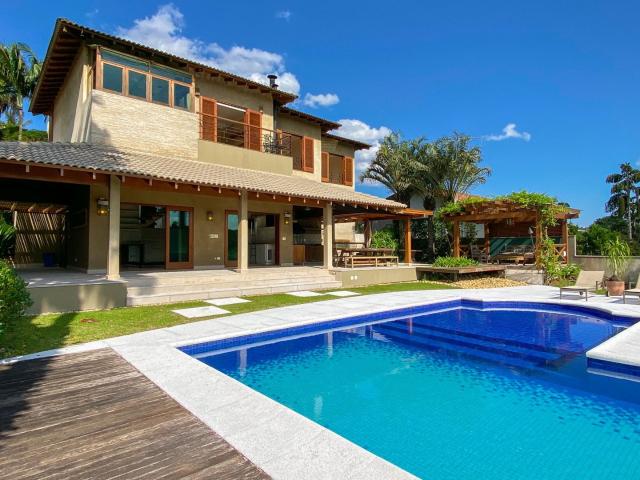 Casa para Venda/Aluguel com 3 quartos, 530 m² por R$ 4.200.000