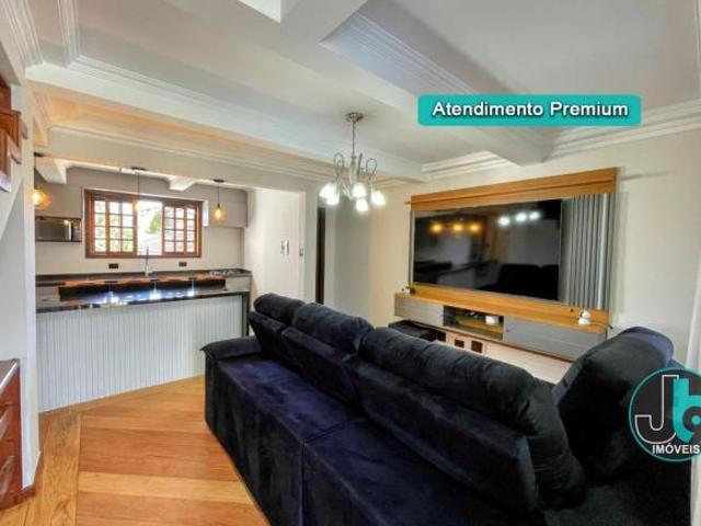 Casa para Vender no Tarumã 147m² com 3 quartos, 1 suíte, 3 salas, 3 vagas de garagem e edícula por