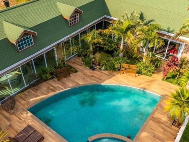 Casa Paradisíaca á venda no condomínio FAZENDA SERRAZUL 2 or R$ 4.876.000