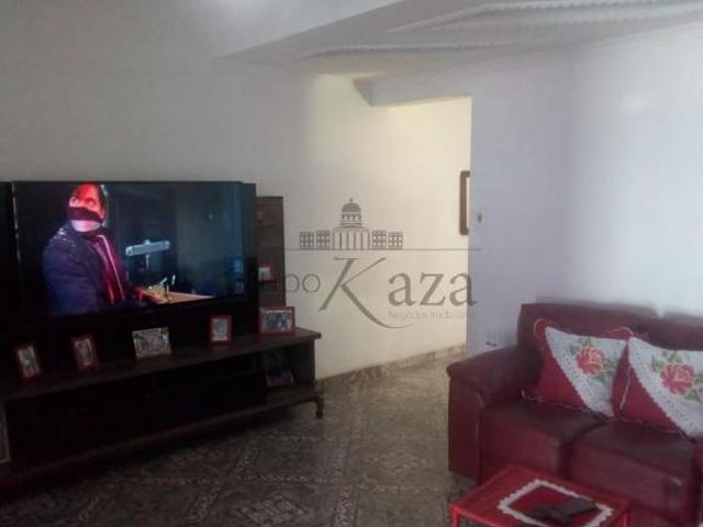 Casa Parque dos Príncipes Jacareí 3 Dormitórios 82m²