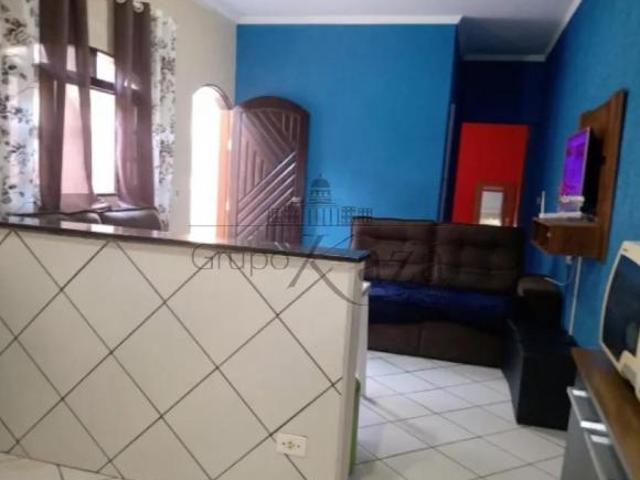 Casa Parque Imperial Jacareí 2 Dormitórios 120m²