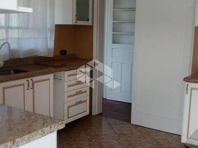 Casa pavimento superior individualizada, semi mobiliada, com 96m² privativos