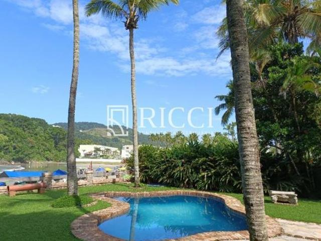 Casa pé na areia no Guarujá