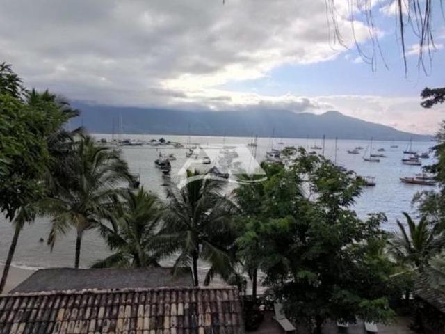Casa pé na areia à venda em Ilhabela SP praia de Santa Tereza 4 suítes alto padrão