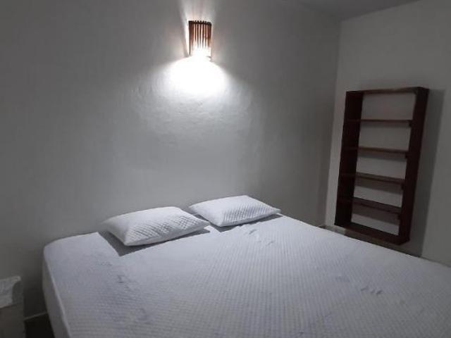 Casa pé na areia: com 02 dorms, 1 banheiro, mais 3 suítes no mesmo terreno !