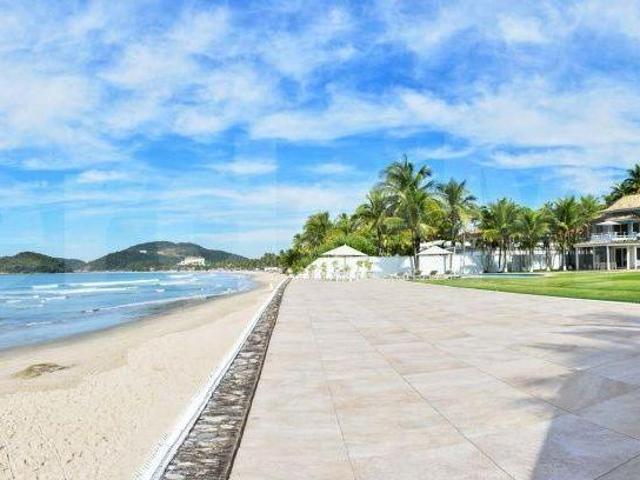Casa Pé na Areia Com Heliporto à venda no Guarujá, praia de Pernambuco