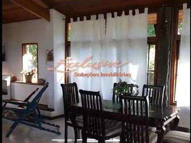 Casa Pé na Areia em Ubatuba | 741m² de Terreno | Porteira Fechada | Praia da Fortaleza