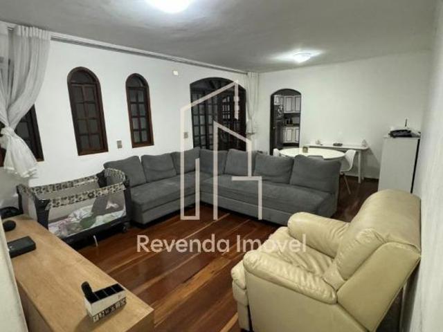 Casa perfeita em Condomínio no Jardim Alpino