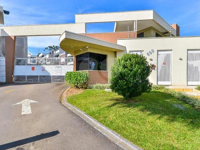 Casa perfeita para sua familia em Condomínio Fechado, 350 m², 4 Suítes, em Terreno de Esquina!