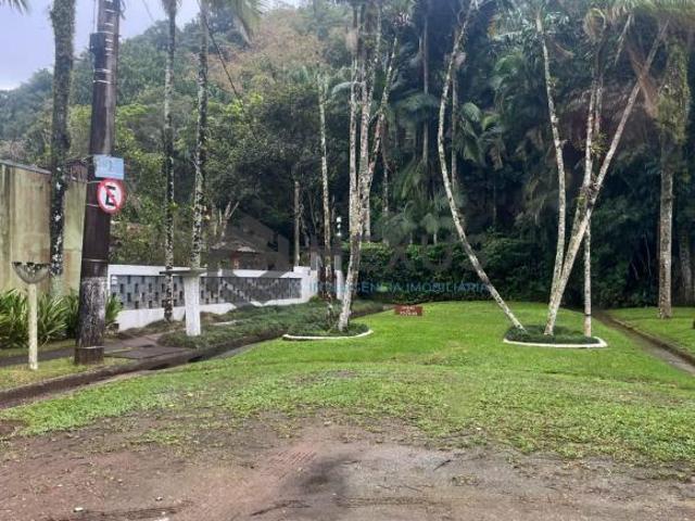 Casa perfeita para pousada ou retiro no Jardim Guaiuba, Guaruja