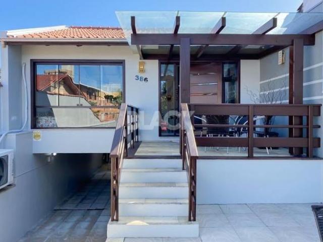 Casa perto da Lagoa do Violão em Torres RS
