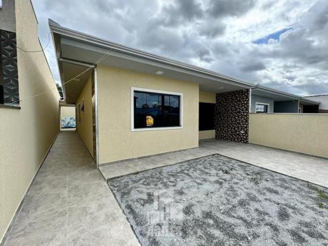Casa perto do mar, com 3 quartos e piscina