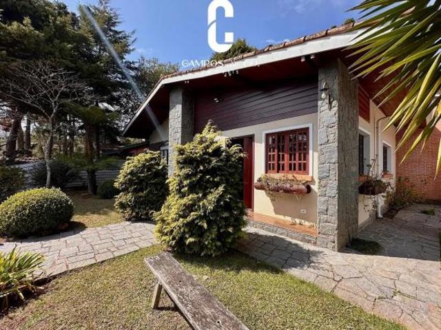 Casa perto do Capivari à venda por R$ 1.300.000,00 em Campos do Jordão/SP