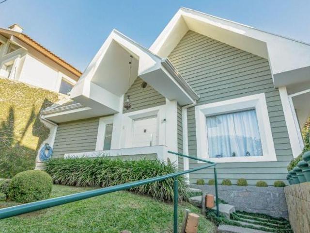 CASA PILARZINHO 4 QUARTOS NA MELHOR LOCALIZAÇÃO EM RUA TRANQUILA