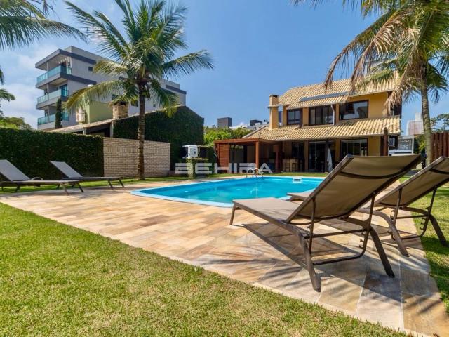 Casa Piscina 12 Pessoas Praia Mariscal Bombinhas Locação Temporada