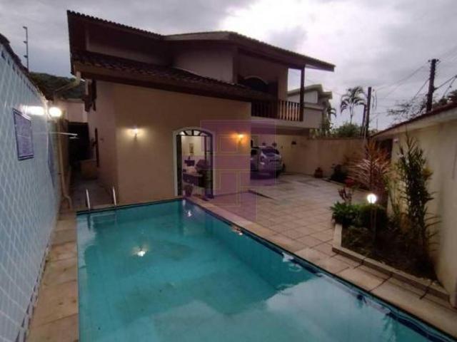 Casa Pitangueiras com piscina e churrasqueira!