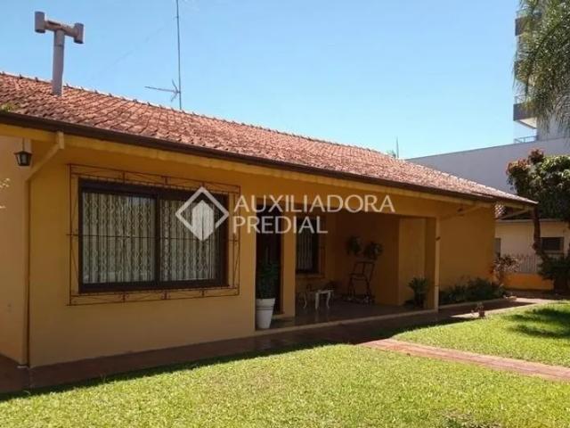 Casa 3 quartos Plana no Centro de Campo Bom