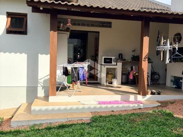Casa Plana à Venda | 3 Dormitórios | Suíte | Amplo Terreno