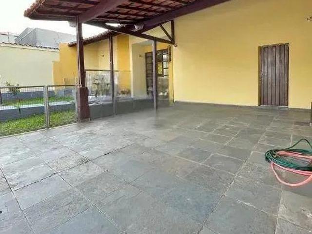 Casa Plana com 4 quartos à venda na Rua Moura Costa, Planalto, Belo Horizonte